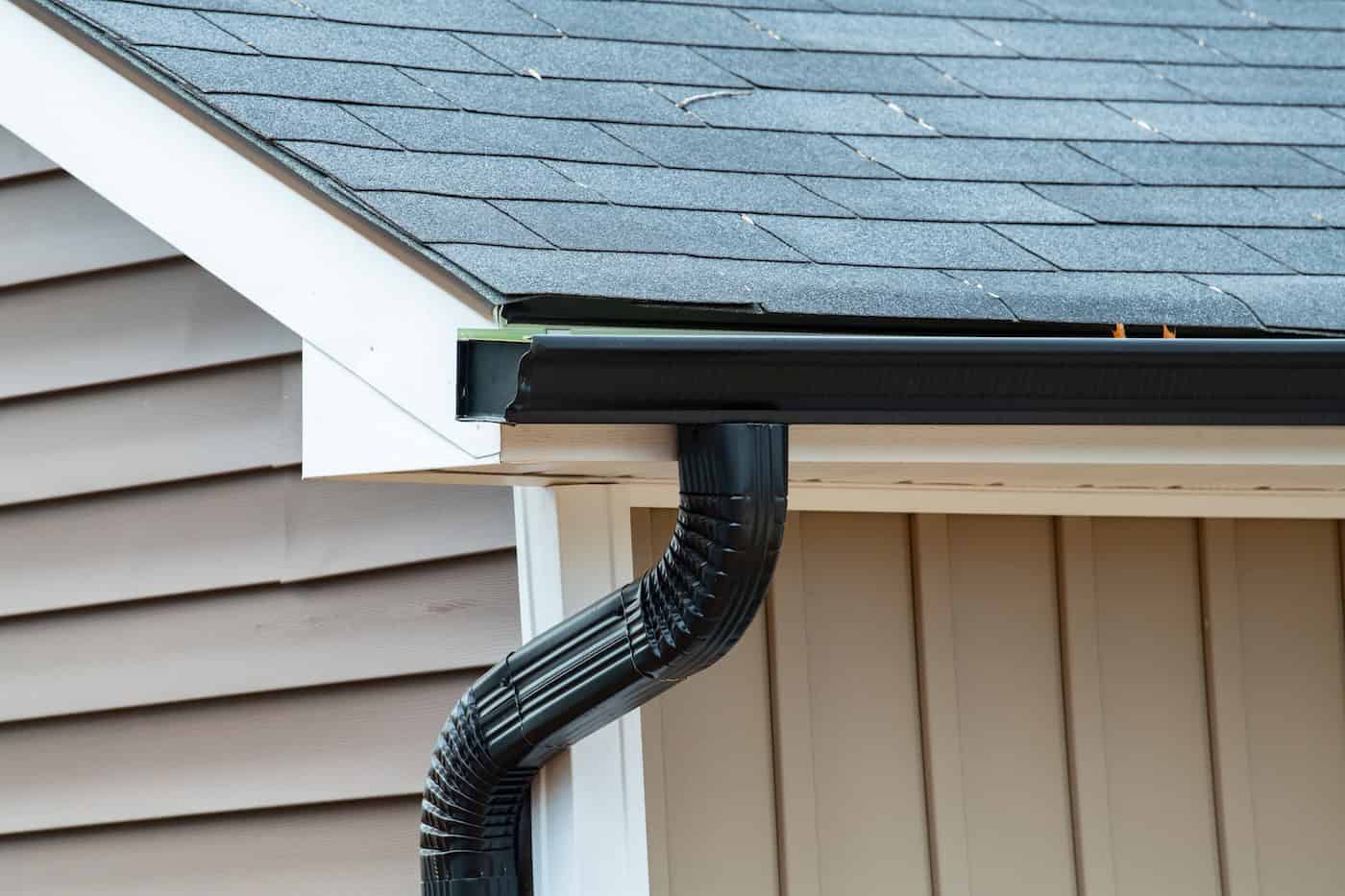 Vinyl Vs Aluminum Gutters: Which To Choose? (Comparisons)